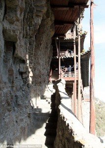 China’s Hanging Temple Constructed More Than 1,500 Years Ago Defies ...