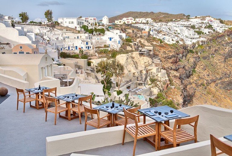 8 Cliffside Locations You Want To Visit For A Breathtaking Holiday ...