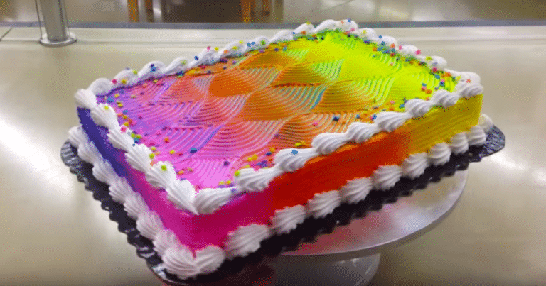 Watch How This Optical Illusion Cake Magically Change Colors As It ...