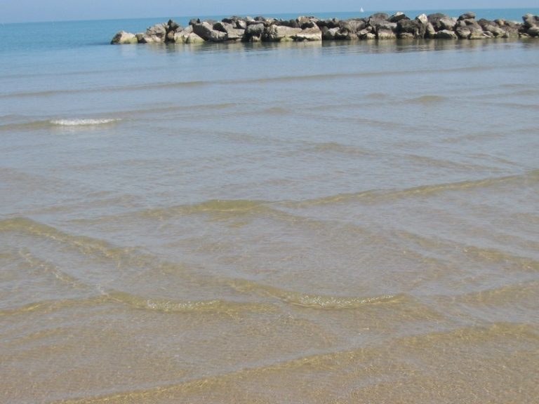 Rare Square-Shaped Waves In France Look Inviting, But They Can Be ...