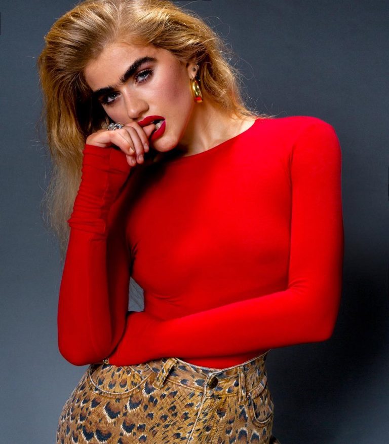 Meet The Stunning Model With A Bushy Unibrow Who Challenges Beauty ...