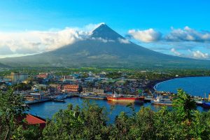 Viral Photo Of Mayon Volcano Eruption Recounts A Forgotten Tale Of Two ...