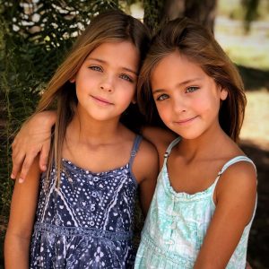 Meet The Identical Sisters Deemed The ‘Most Beautiful Twins In The ...