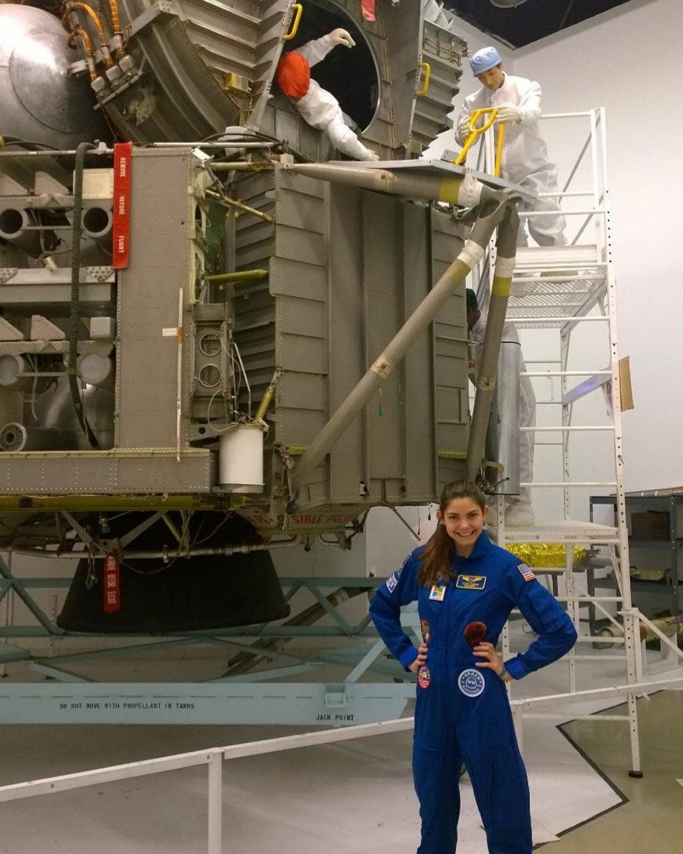NASA Is Preparing This 17-Year-Old Girl To Be The First Human In Mars ...