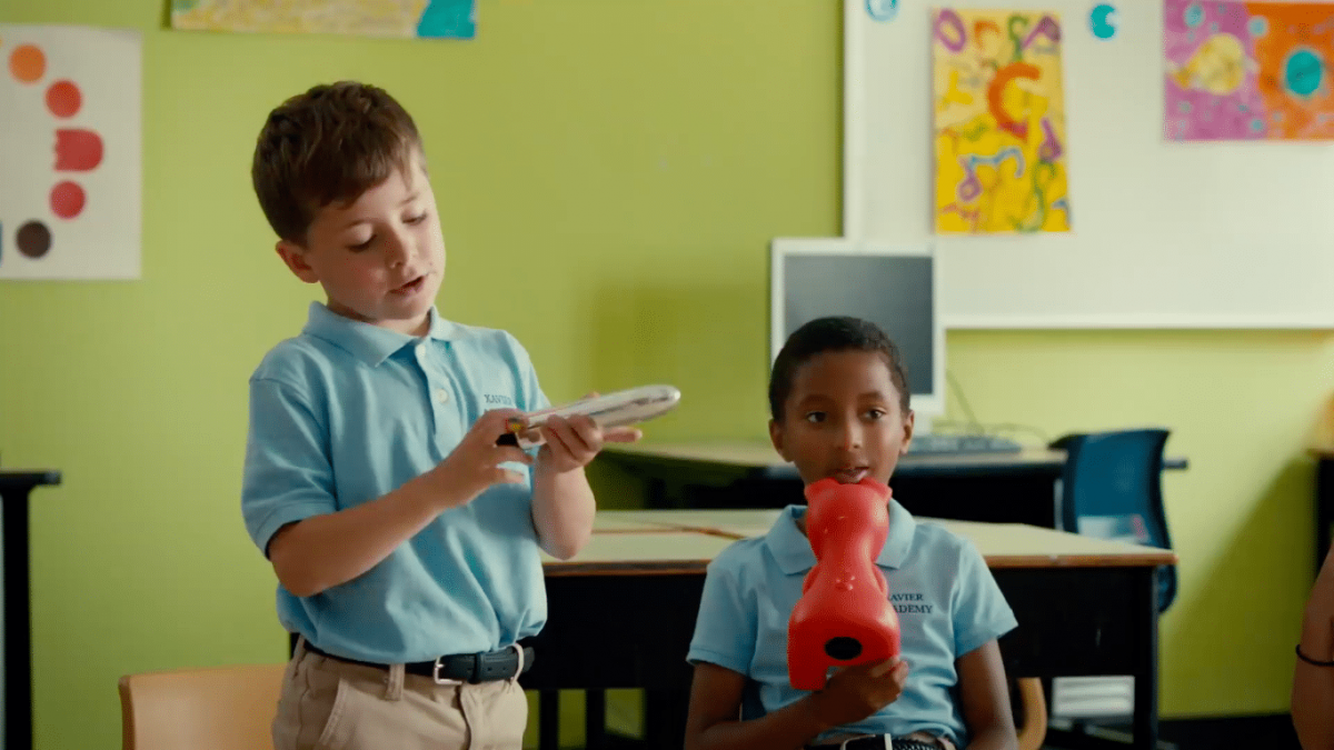 Hilarious Moment Kid Brings ‘Mom’s Rocketship’ for Show and Tell ...