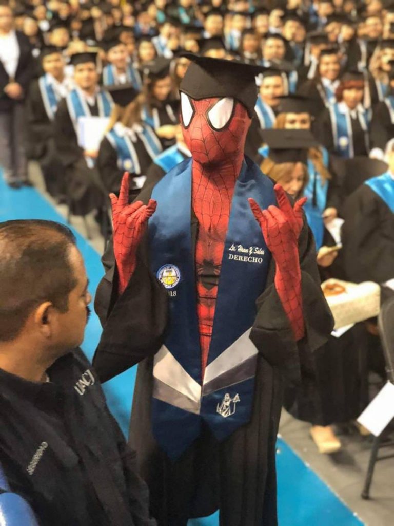 Law Student Attends Graduation Ceremony Dressed As Spider-Man – Elite ...