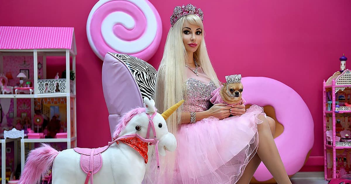 ‘Living Doll’ Says It’s Lonely Being A ‘Real-Life Barbie’ – Elite Readers