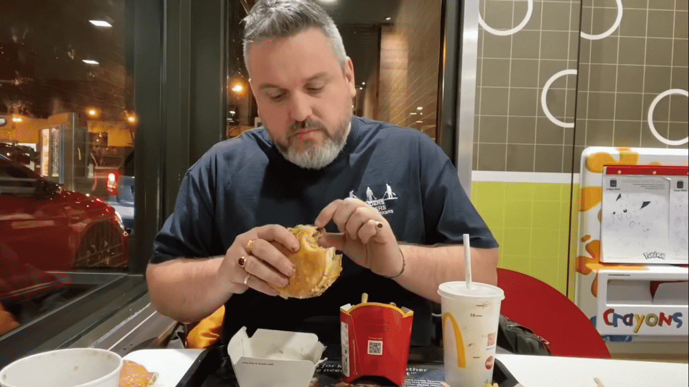 Shocking Moment YouTuber Eats McDonald’s Burger He Buried Underground ...