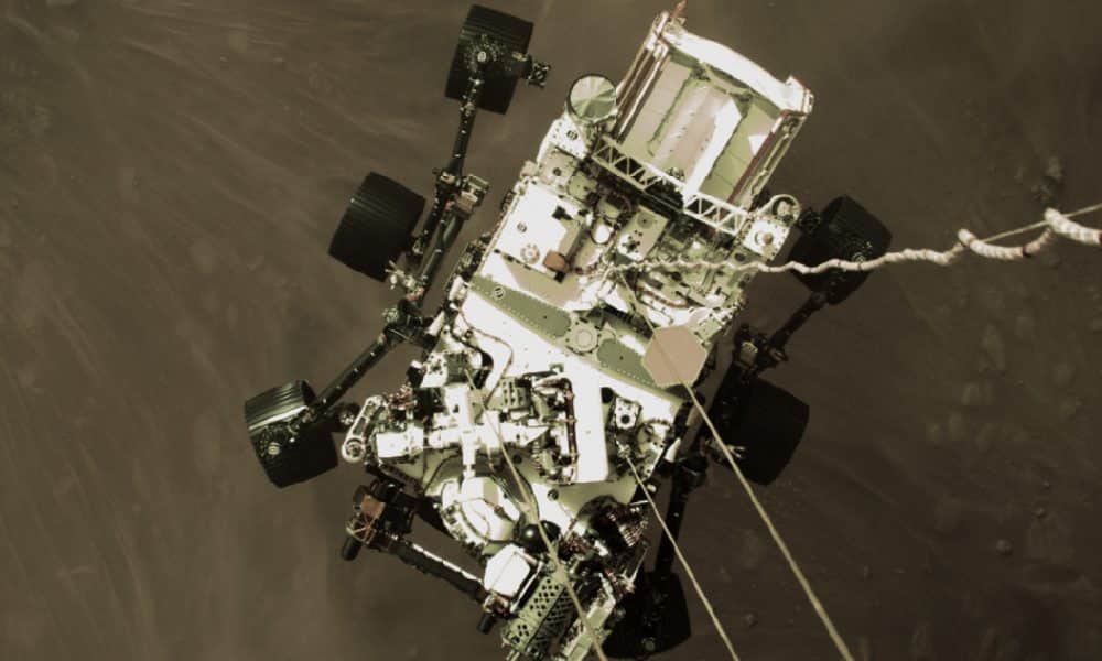 “Alien Crab” Crawling Between Rocks Captured in NASA Mars Curiosity ...